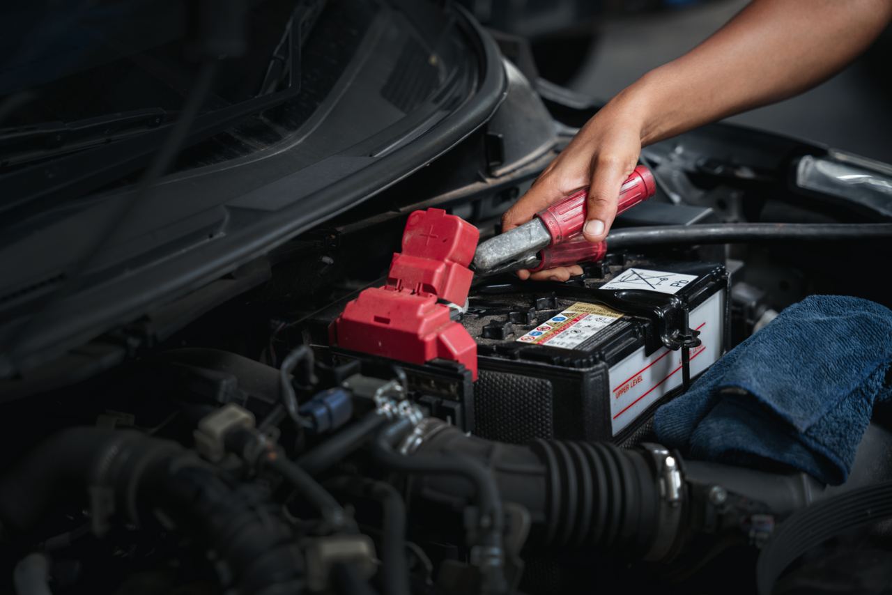 7 Warning Signs Your Car Battery is Damaged | New Nissan Dealership in ...
