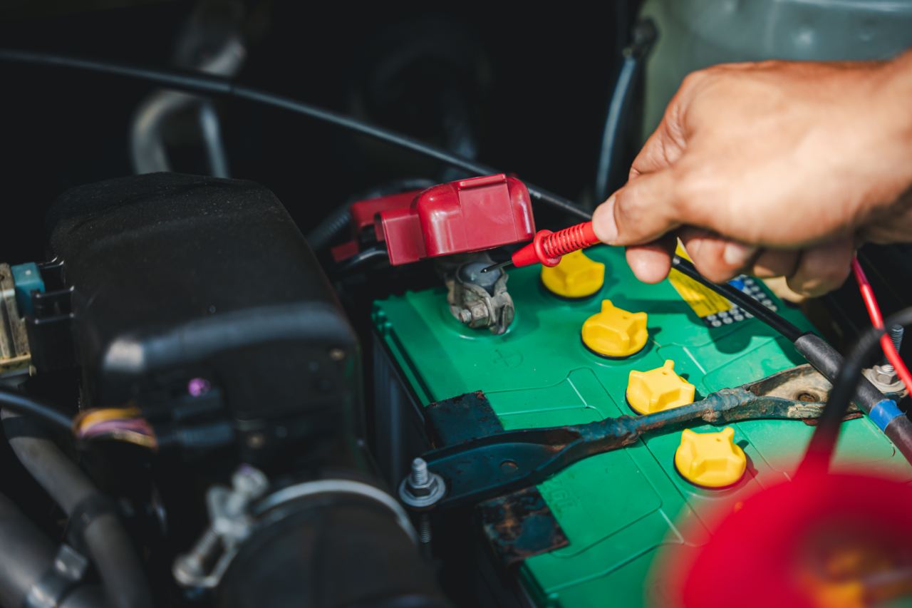 7 Warning Signs Your Car Battery is Damaged - Woodbine Nissan